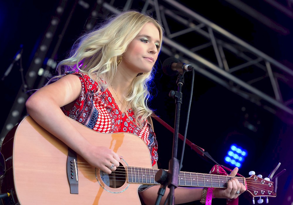 Amy Clough Des Lacs Nd at Janna Altieri blog